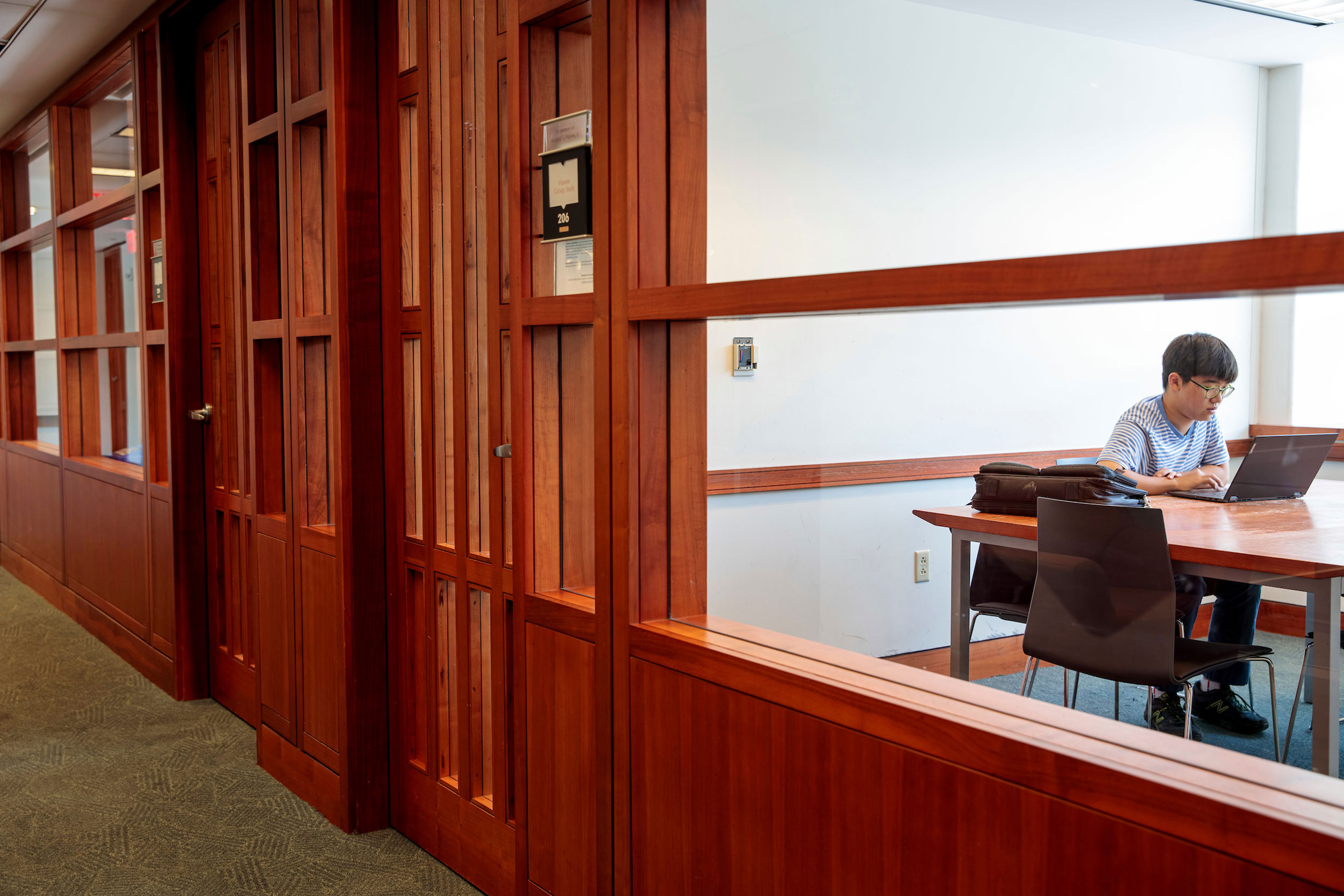 Leicht Group Study Room 205 - WashU Libraries