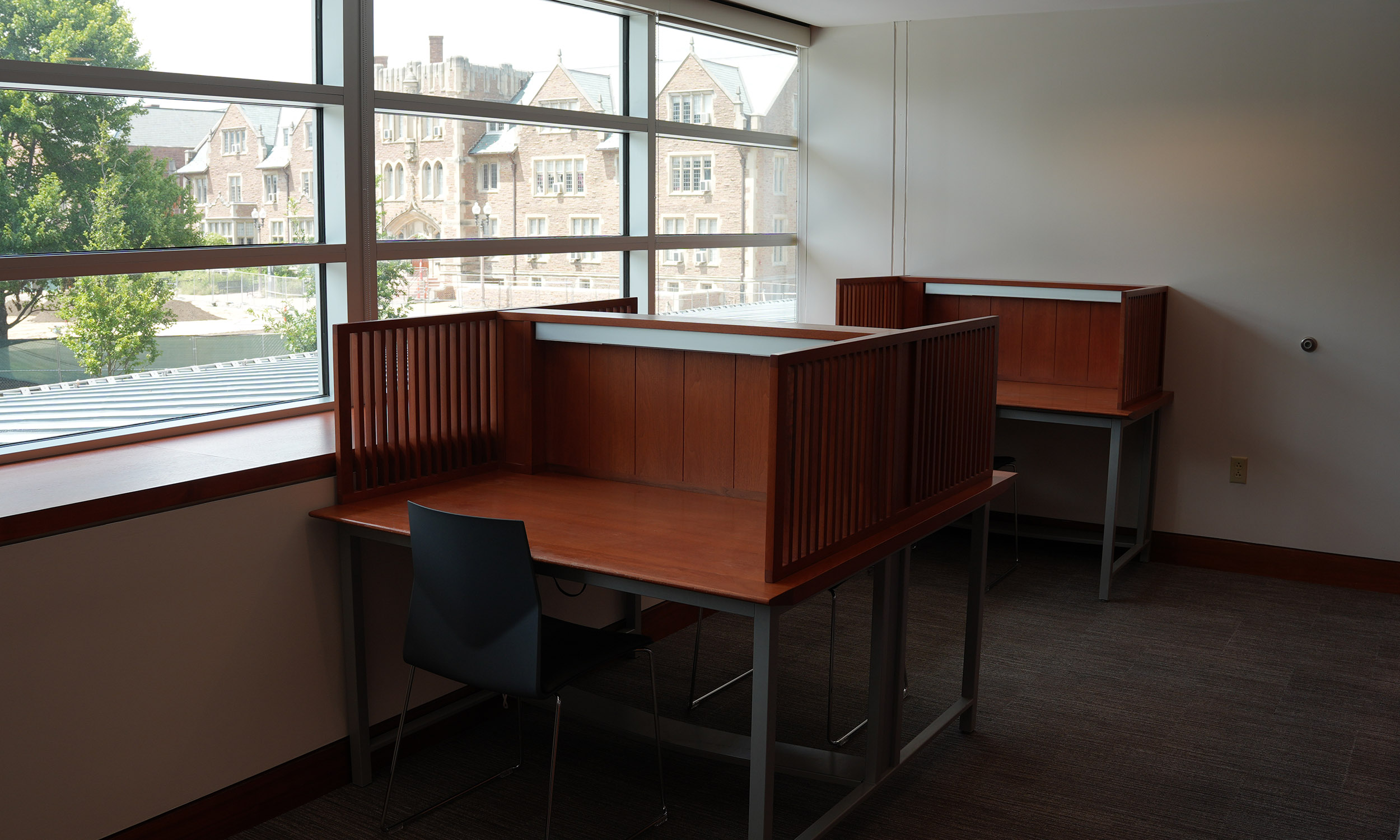 Faculty Study Room 218 - WashU Libraries